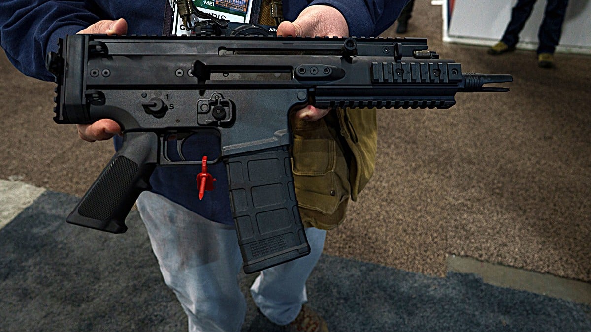 FN Shows off Baby SCAR 300 Blk Pistol, Reflex XL Micro 9