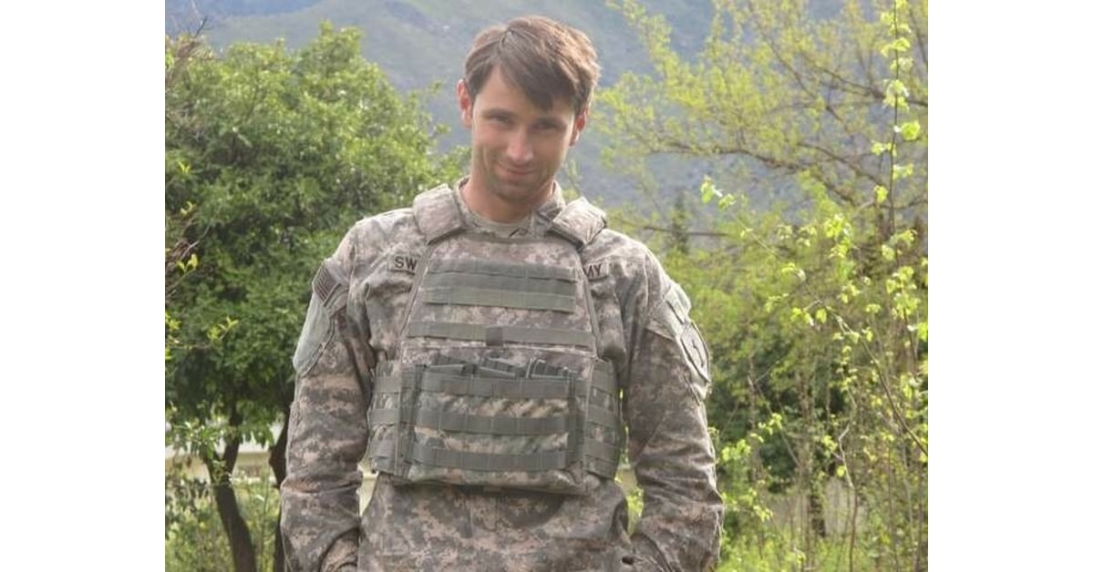 Medal of Honor recipient Will Swenson returns to active duty